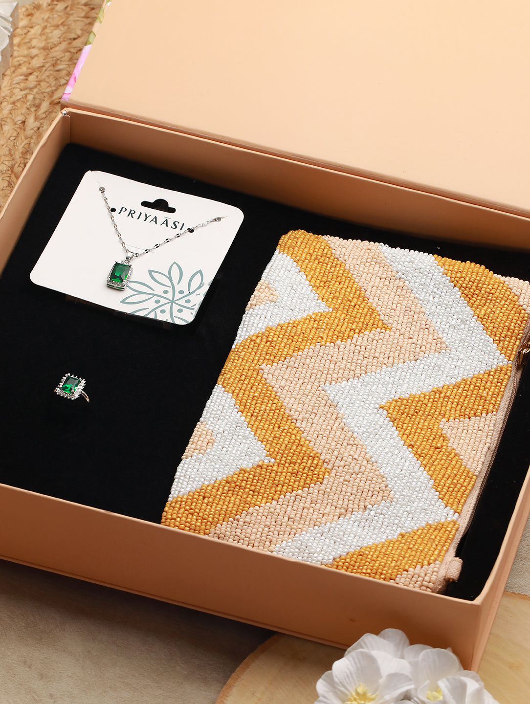 Solitaire Story - Peach Priyaasi Gift Box