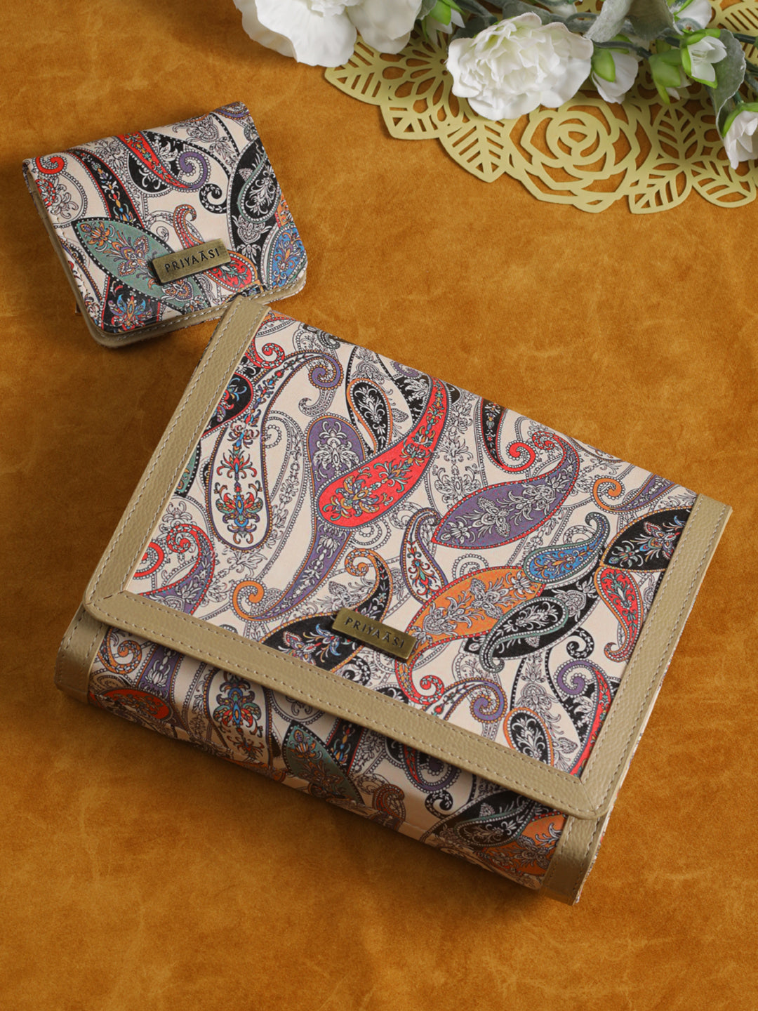 Paisley Kalamkari Floral Two Fold Wallet and Sling Bag Set – Priyaasi