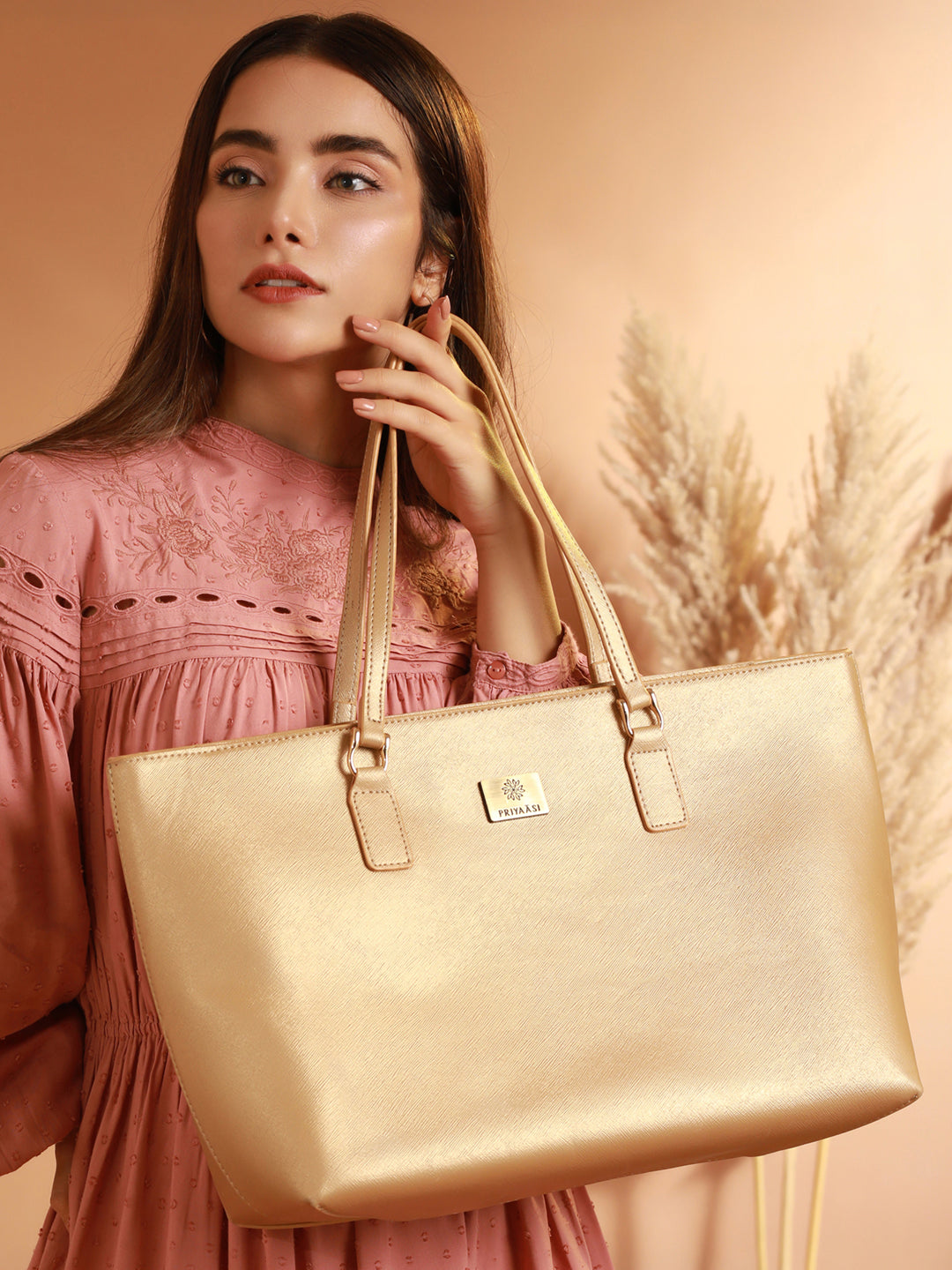 Metallic Gold Solid Tote Bag – Priyaasi